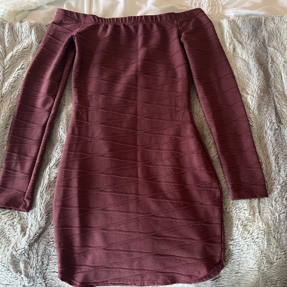 Windsor | Dresses | Maroon Windsor Bodycon Dress | Poshmark